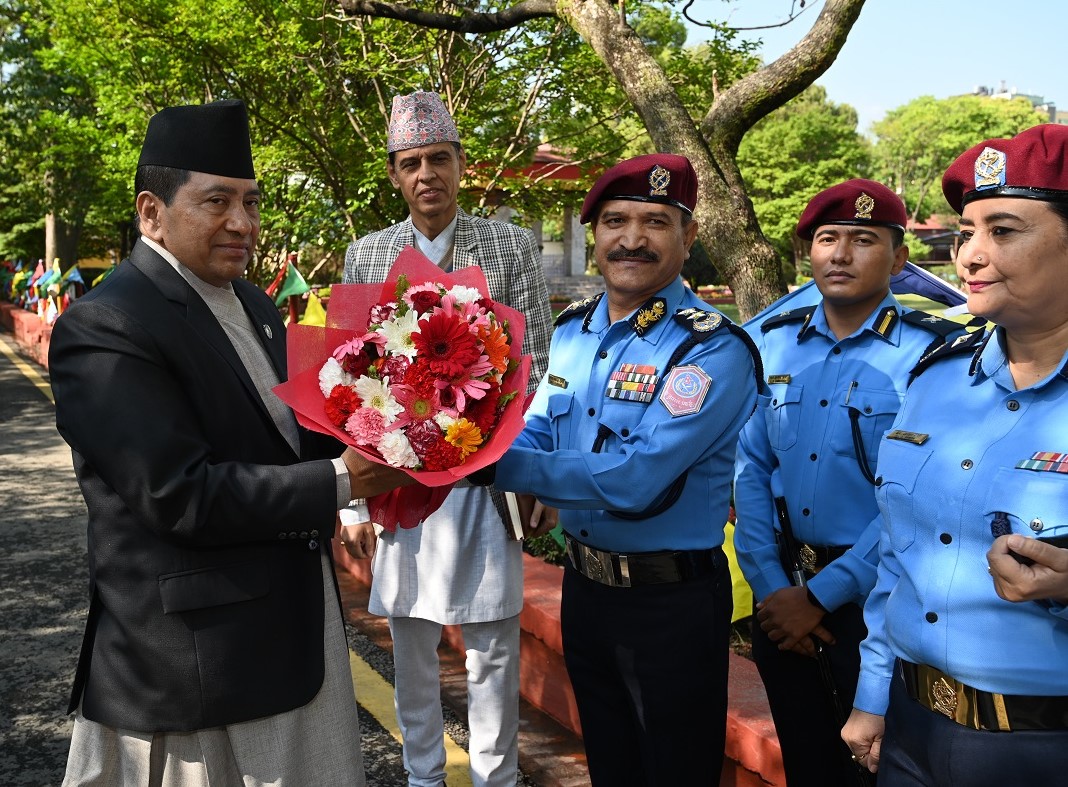 माननीय उपप्रधानमन्त्री एवम् गृहमन्त्री नारायणकाजी श्रेष्ठद्वारा नेपाल प्रहरी प्रधान कार्यालयको ...